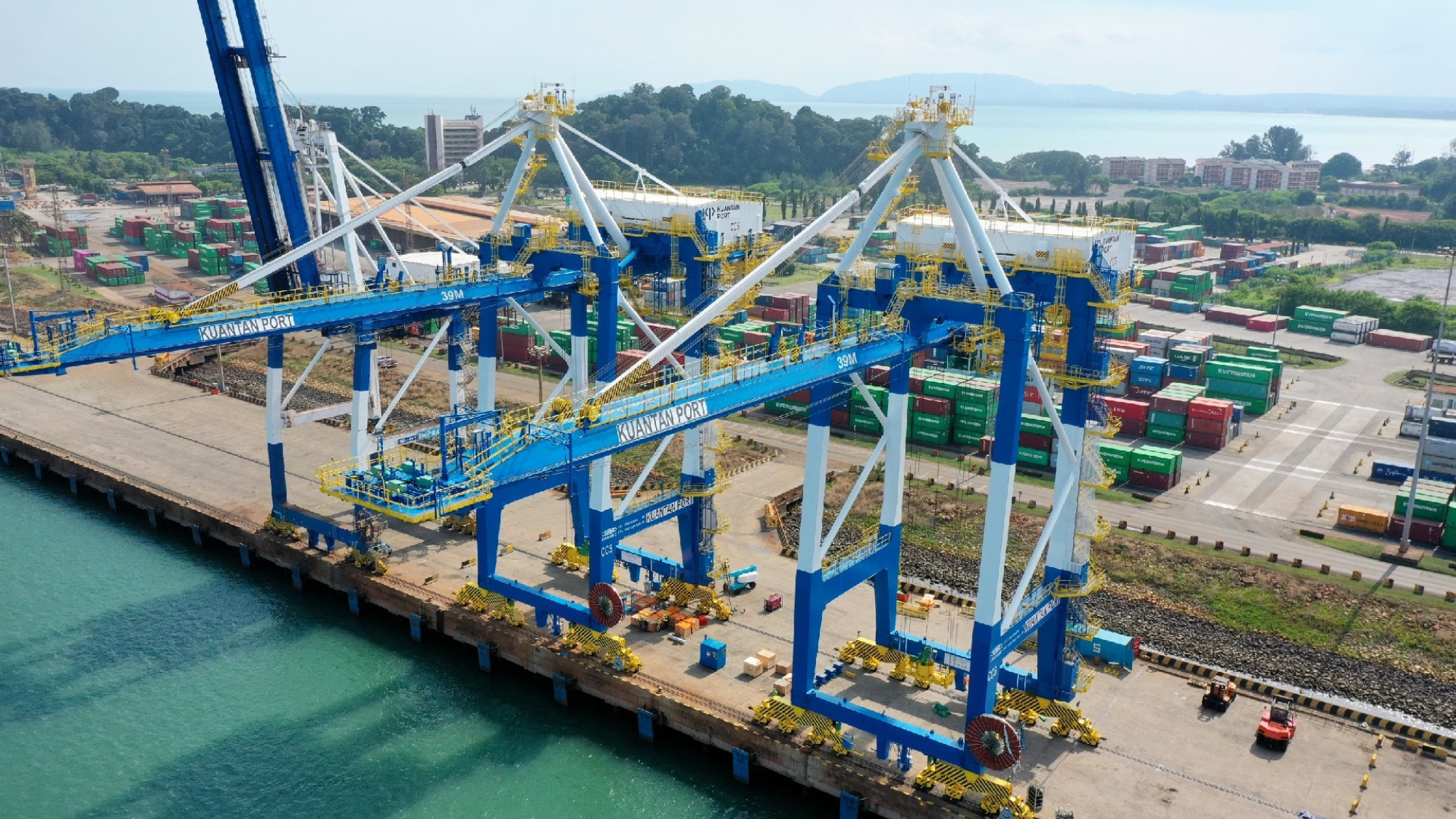 Kuantan Port Receives Mega Cranes – Kuantan Port